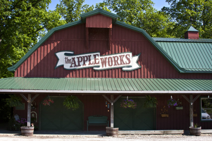 THE APPLE WORKS – The Reflector