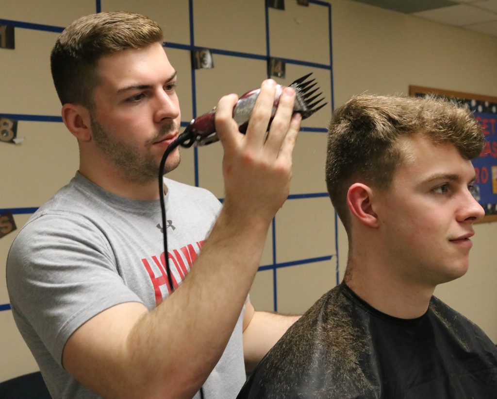 Students create on-campus barber shops – The Reflector